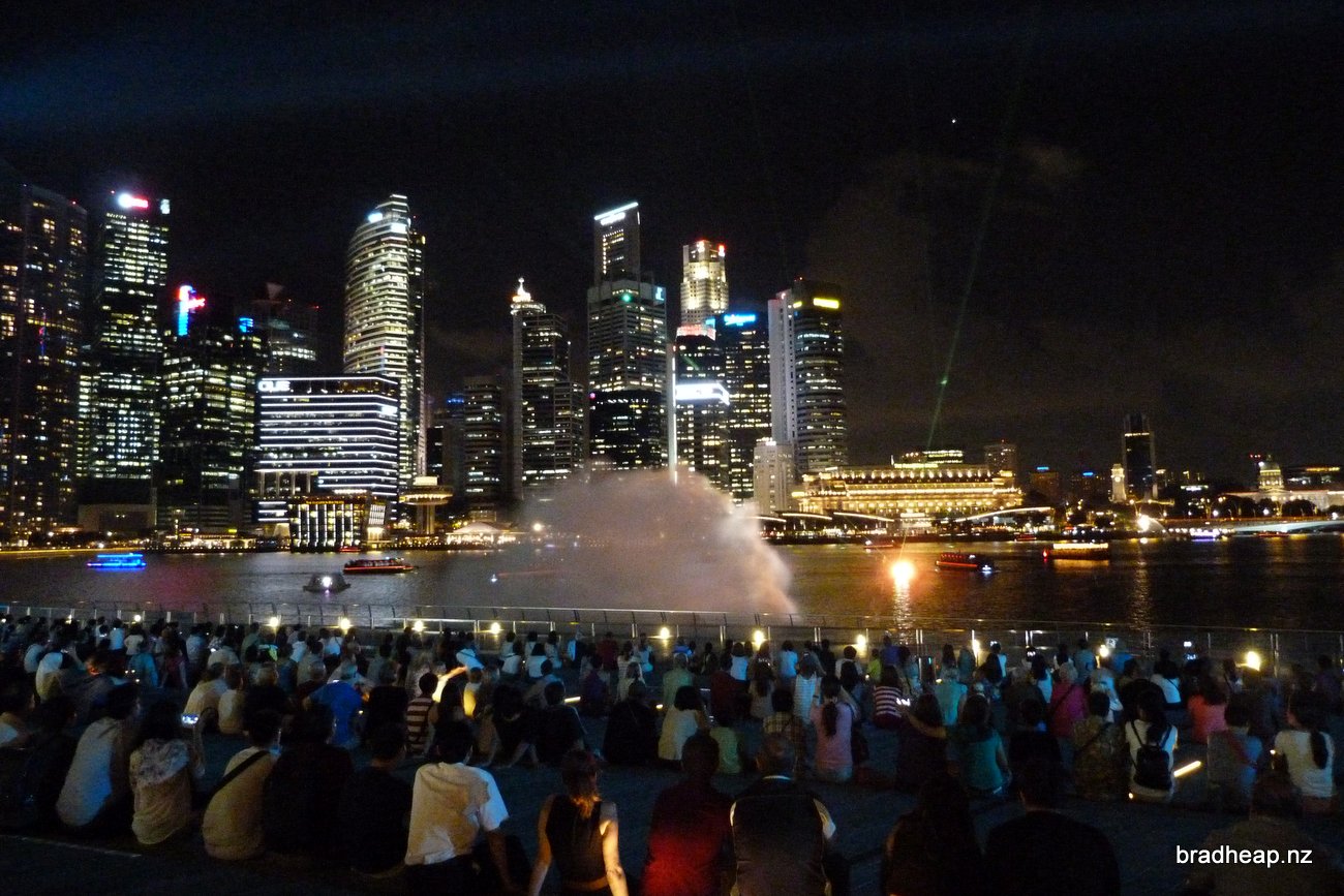 Wonder Full light and water show – Brad